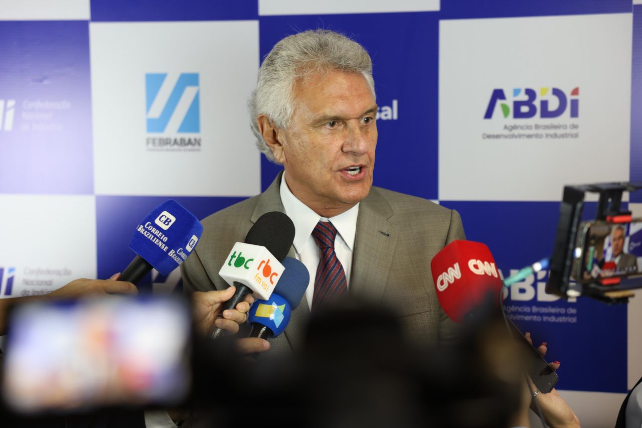 Caiado defende que Brasil adote medidas como às de Goiás