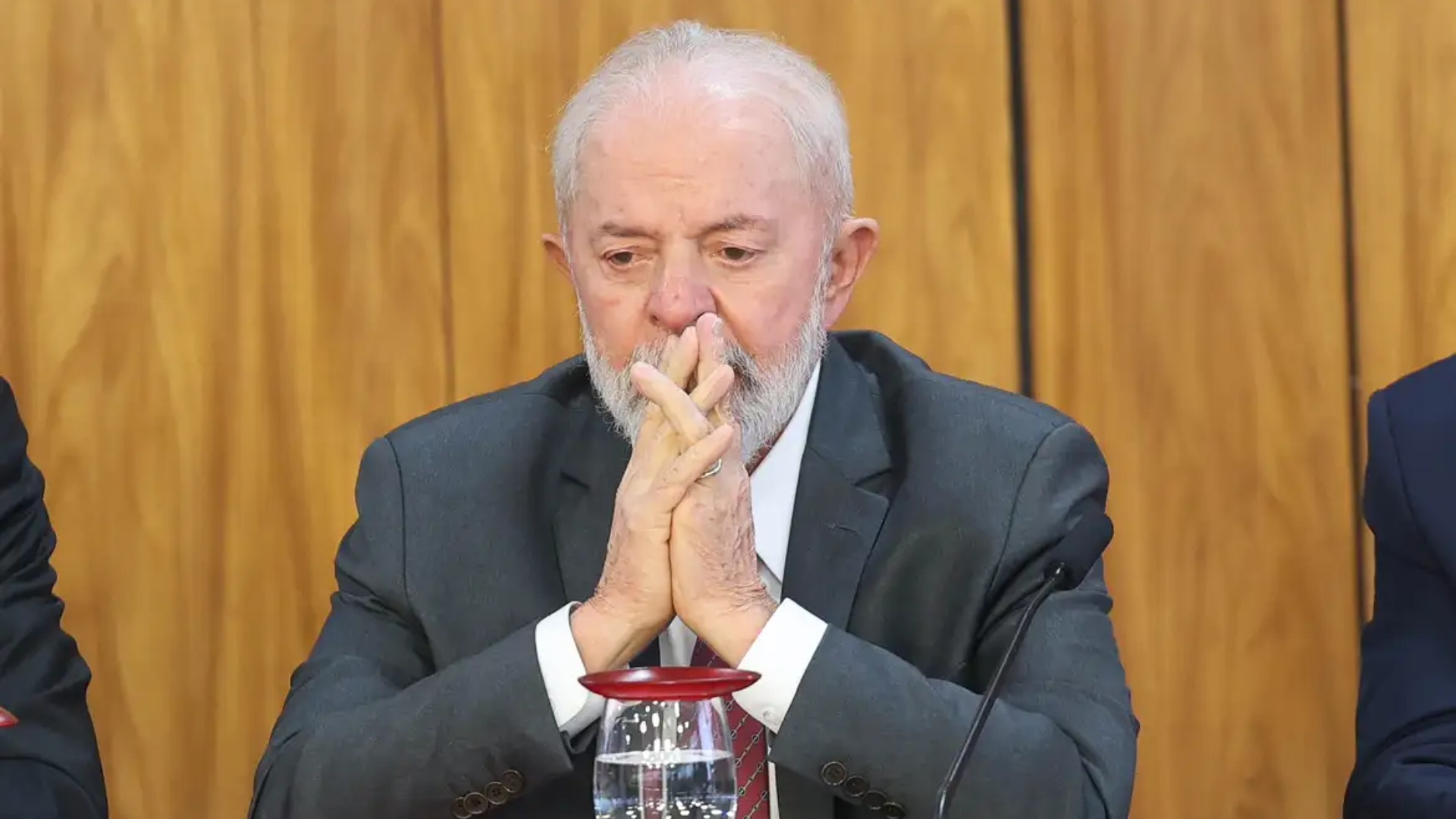 Oposição aponta "pedalada" e cobra impeachment de Lula