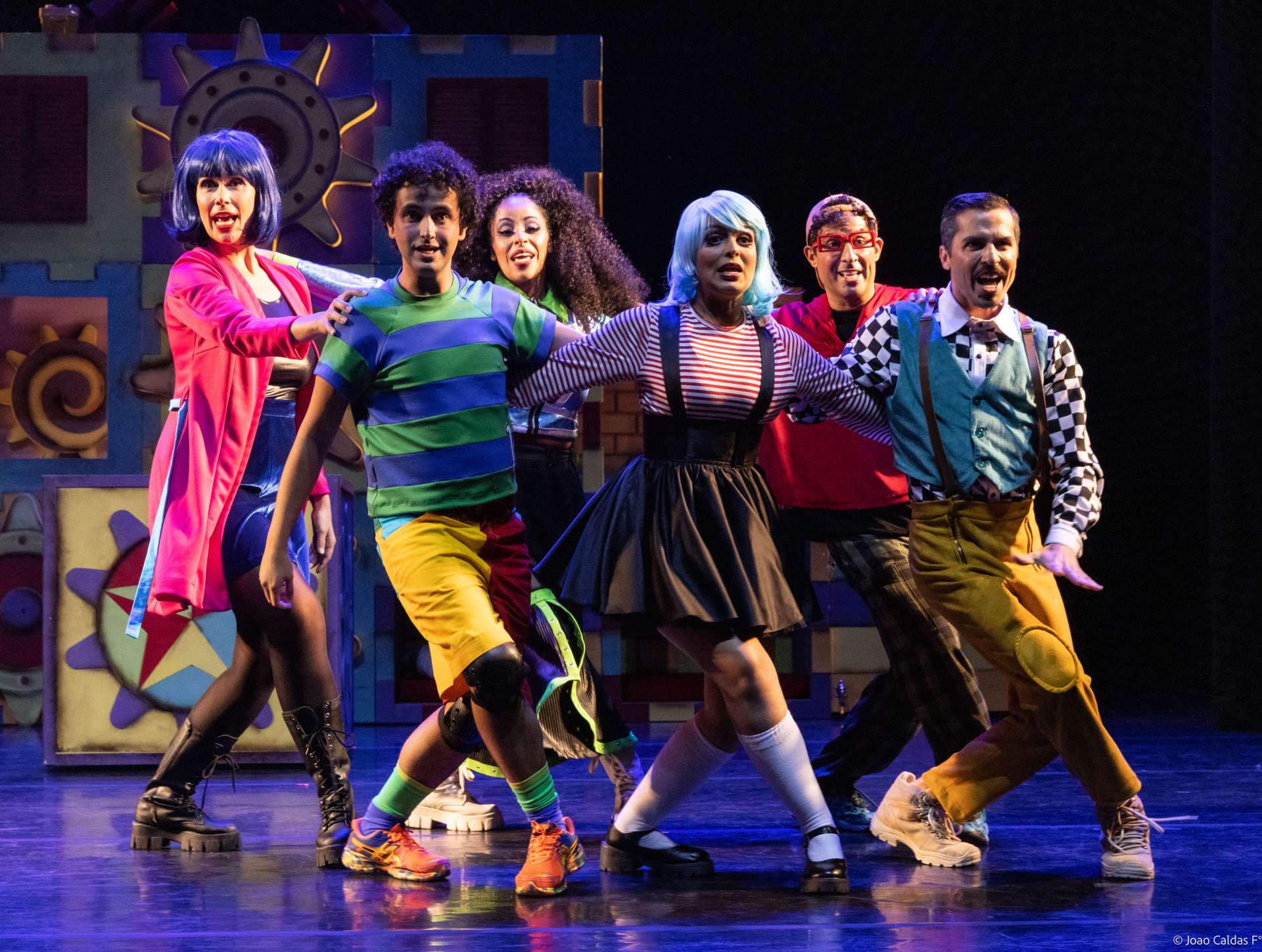 Família Dindim: o espetáculo que ensina crianças a lidar com dinheiro ...