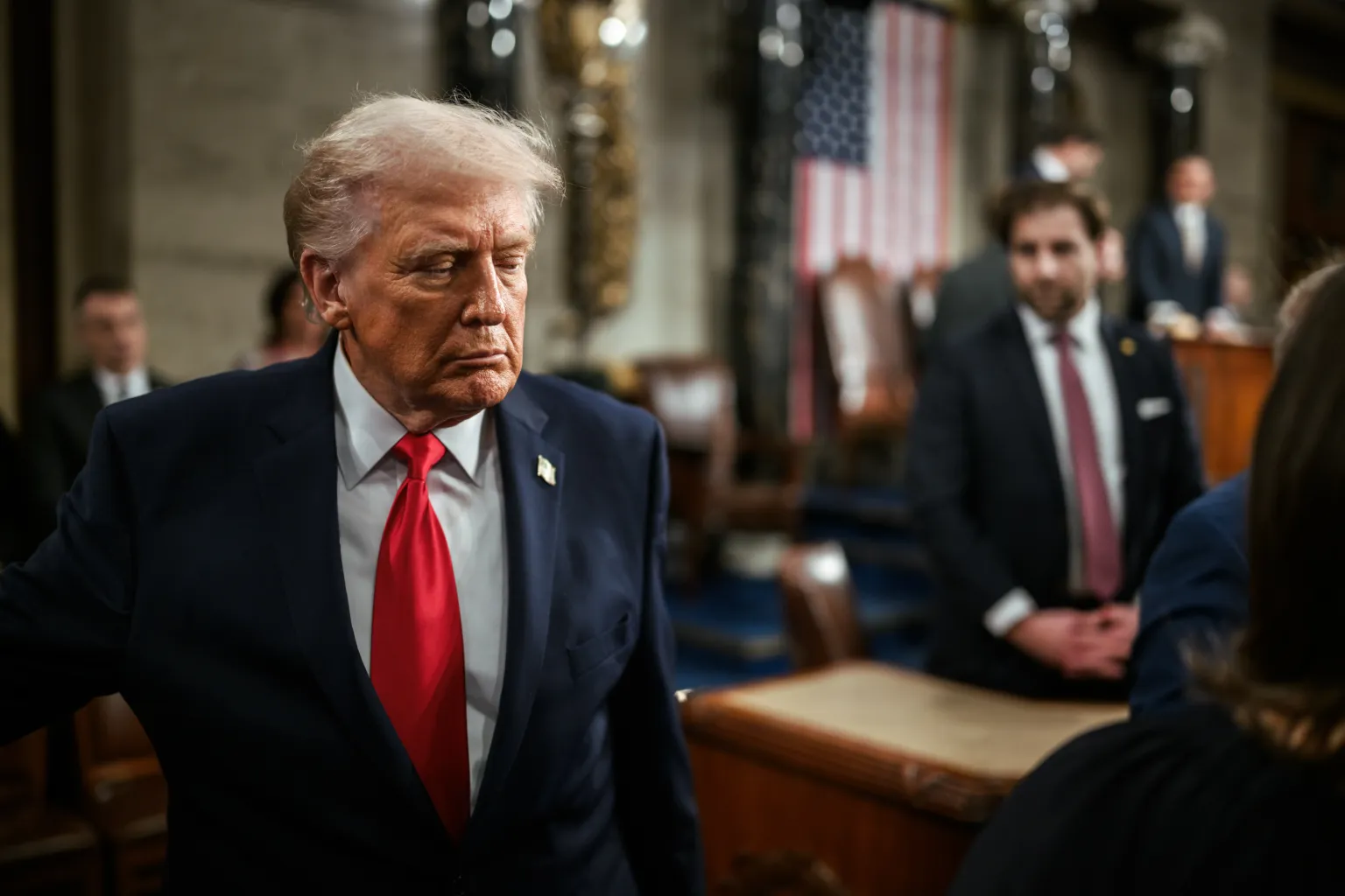 Hillary Clinton cobra depoimento de Trump em caso Epstein - O Hoje
